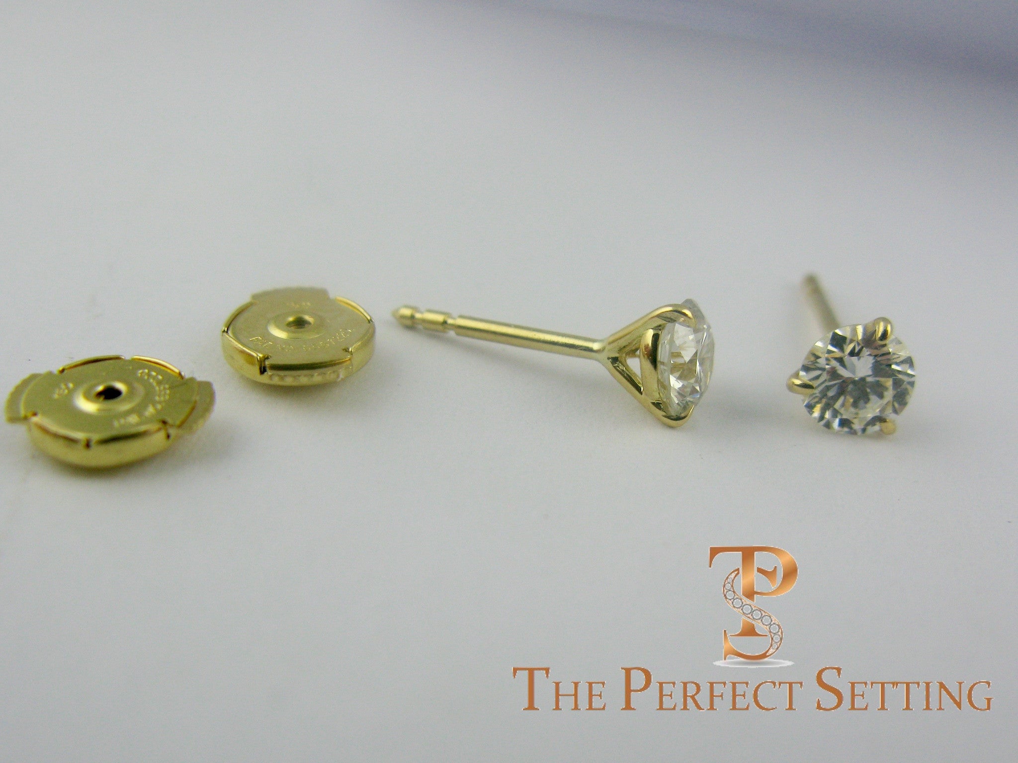 Diamond Studs with "La Pousette" Backs in 18K Yellow Gold – The Perfect ...